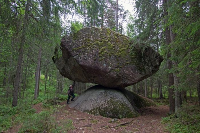 Kummakivi: Giant Balancing Rock In Finland - MessageToEagle.com