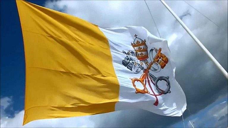 Story Behind The Two Keys On Vatican's Flag - MessageToEagle.com