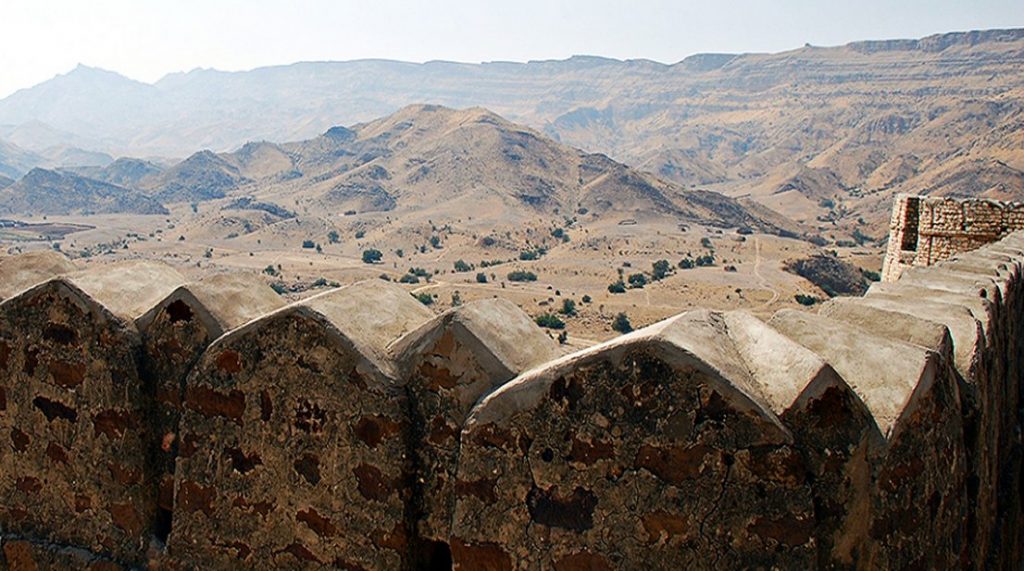 Mysterious Ranikot Fort: Gigantic Great Wall Of Pakistan ...
