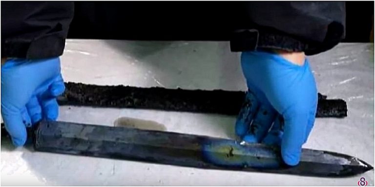 Unearthed 2,300-Year-Old Sword Is Still Looking Sharp And Shimmering ...