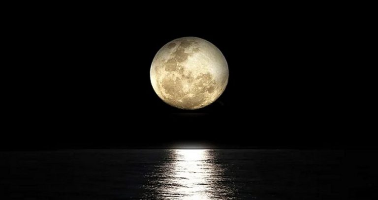 Unexpected Anomaly Discovered On The Moon - Why Is Our Satellite ...